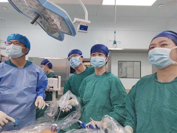 27岁女孩婚前发现竟是“男儿身” - 沙雕普拉斯 | 沙雕新闻